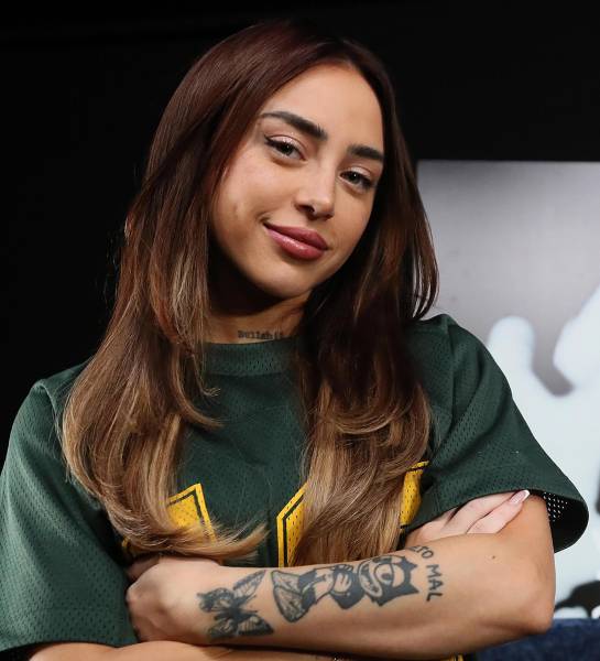 Nicki Nicole resalta la importancia de mantenerse ‘con los pies en la ...