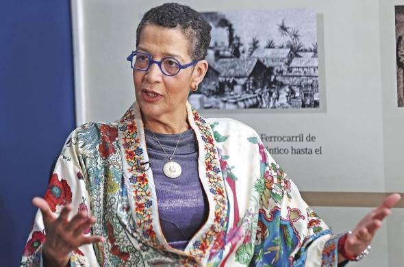 Asma Chaabi: 'Abrí las puertas de la política para las mujeres que ahora gobiernan en mi país'