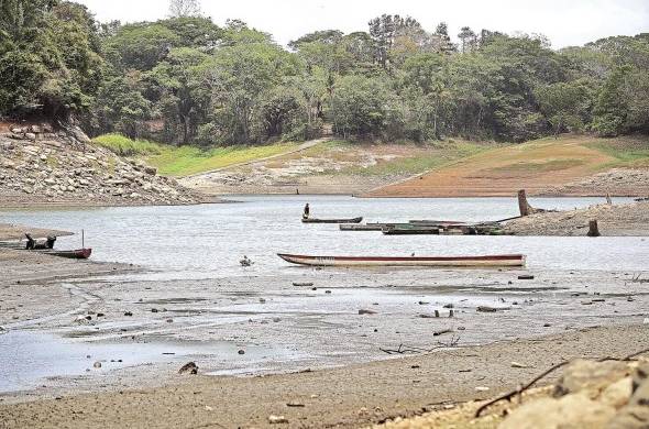 Baja del 30% en producción de agua para la capital