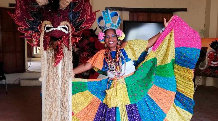 Celebrando a la pollera congo en Portobelo
