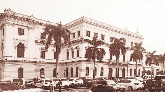 Los Primeros Edificios Públicos De Panamá Como República